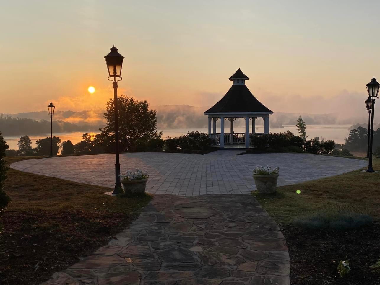 Whitestone Inn | Romantic Bed and Breakfast